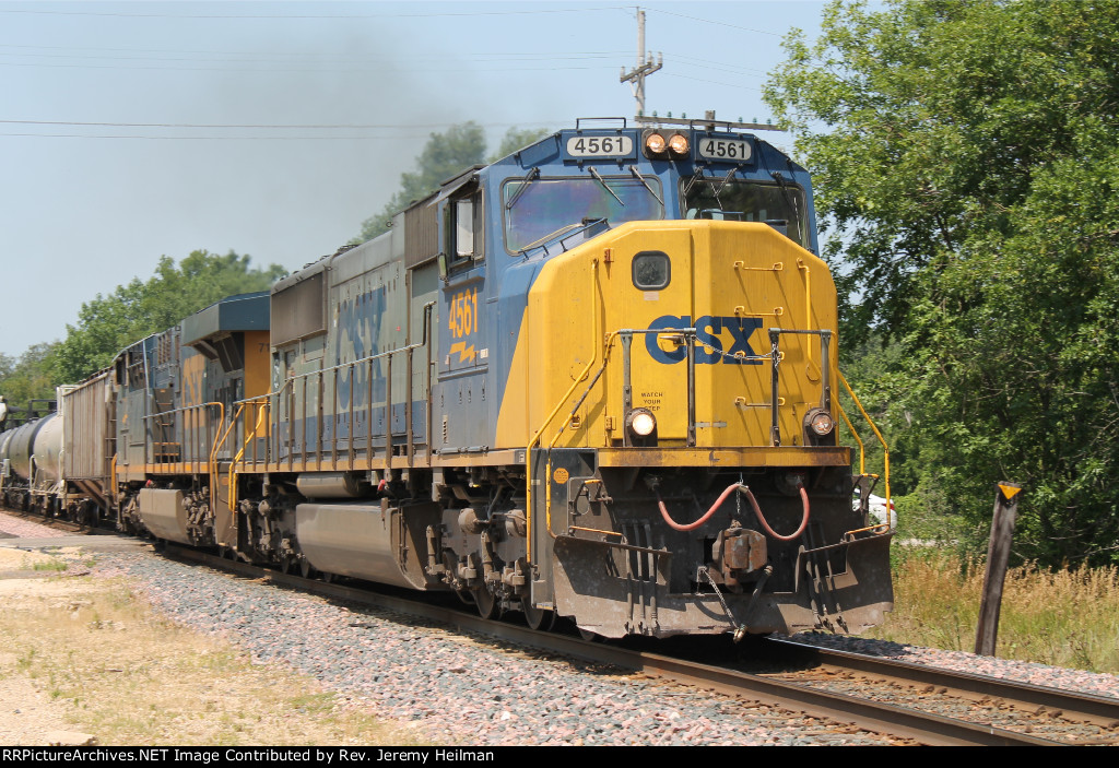 CSX 4561 & 712 (1)
